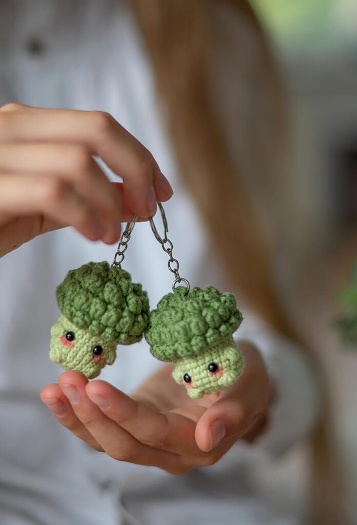 Cute crochet broccoli keychain - Amigurumi Toys
