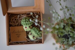Cute crochet broccoli keychain - Amigurumi Toys